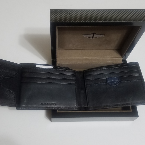 Dockers | Accessories | Dockers Slim Fold Genuine Soft Leather In A ...